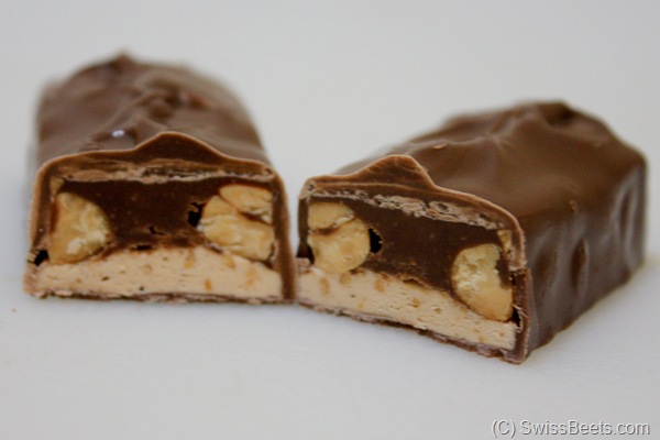 SwissBeets: snack attack: Snickers Fudge Candy Bar